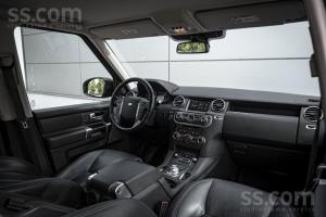 Black Land Rover Discovery 2016 in Riga, with an engine capacity of 3.00 L and mileage of 250 thousand km for 13490 €, photo 16 on AUTOMOTO.COM.LV