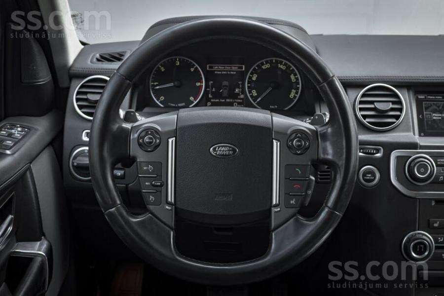 Black Land Rover Discovery 2016 in Riga, with an engine capacity of 3.00 L and mileage of 250 thousand km for 13490 €, photo 20 on AUTOMOTO.COM.LV