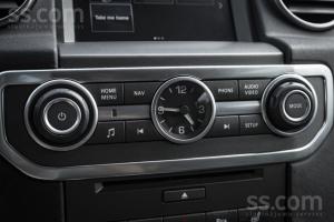 Black Land Rover Discovery 2016 in Riga, with an engine capacity of 3.00 L and mileage of 250 thousand km for 13490 €, photo 26 on AUTOMOTO.COM.LV
