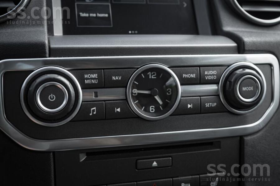 Black Land Rover Discovery 2016 in Riga, with an engine capacity of 3.00 L and mileage of 250 thousand km for 13490 €, photo 26 on AUTOMOTO.COM.LV