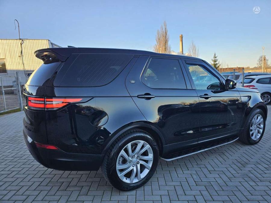 Black Land Rover Discovery 2017 in Taurage, with an engine capacity of 2.00 L and mileage of 172 thousand km for 18900 €, photo 12 on AUTOMOTO.COM.LV