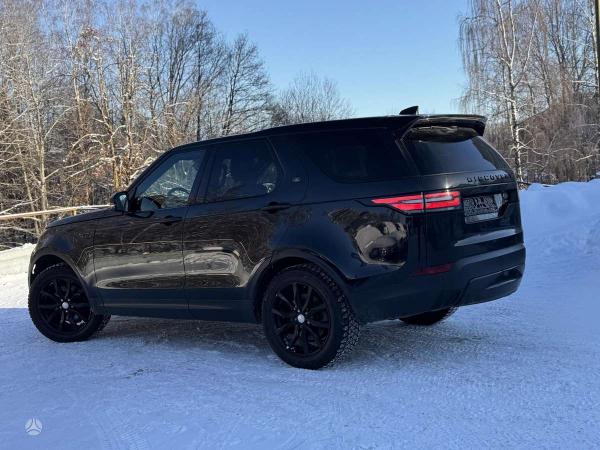 Melns Land Rover Discovery 2017 Viļņa, ar dzinēja tilpumu 2.00 L un nobraukumu 261 tūkst. km par 17000 €, foto 2 vietnē AUTOMOTO.COM.LV