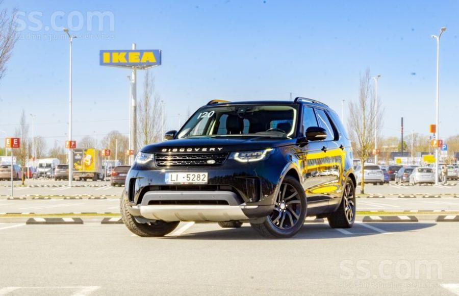 Melns Land Rover Discovery 2017 Rīga, ar dzinēja tilpumu 2.00 L un nobraukumu 162 tūkst. km par 18490 €, foto 1 vietnē AUTOMOTO.COM.LV