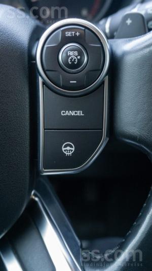 Melns Land Rover Discovery 2017 Rīga, ar dzinēja tilpumu 2.00 L un nobraukumu 162 tūkst. km par 18490 €, foto 22 vietnē AUTOMOTO.COM.LV