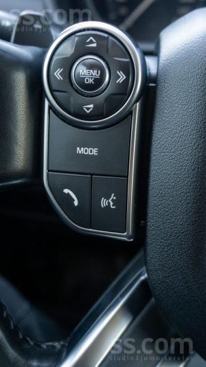 Melns Land Rover Discovery 2017 Rīga, ar dzinēja tilpumu 2.00 L un nobraukumu 162 tūkst. km par 18490 €, foto 23 vietnē AUTOMOTO.COM.LV