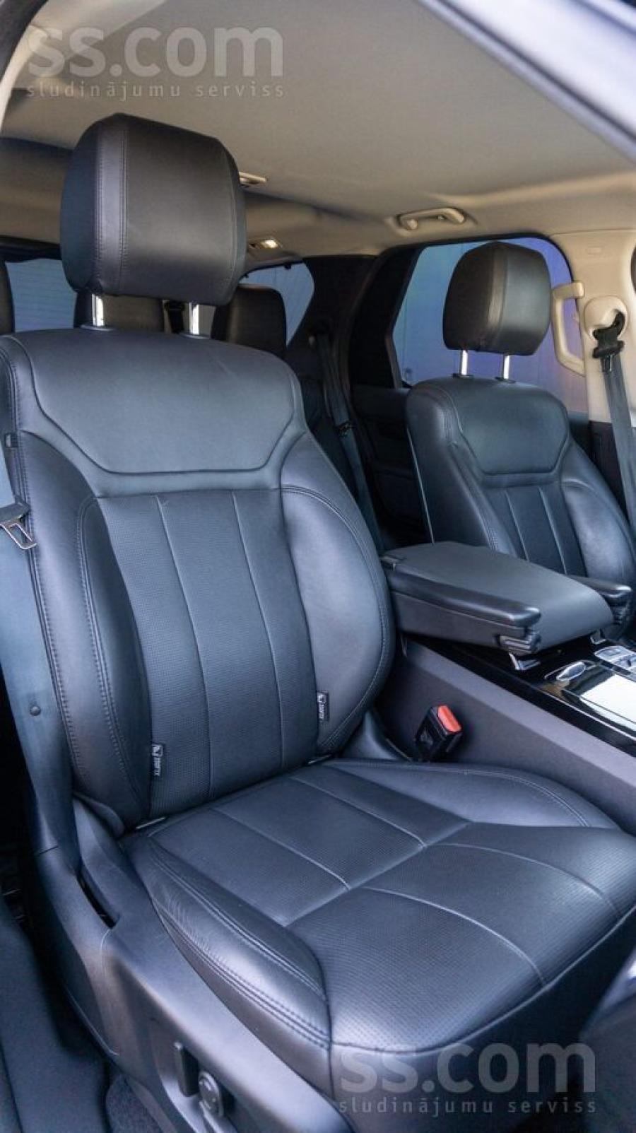 Melns Land Rover Discovery 2017 Rīga, ar dzinēja tilpumu 2.00 L un nobraukumu 162 tūkst. km par 18490 €, foto 33 vietnē AUTOMOTO.COM.LV