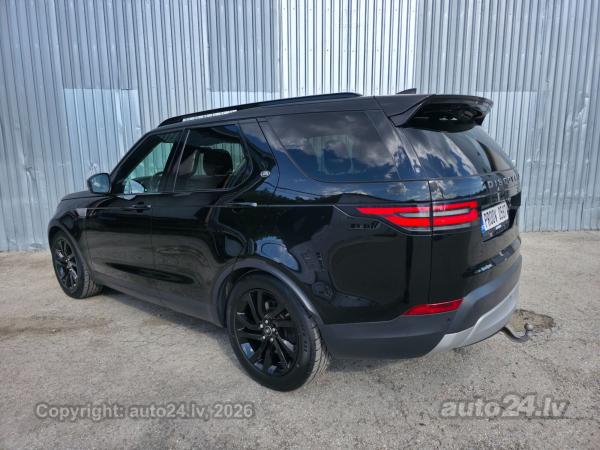 Black Land Rover Discovery 2017 in Tallinn, with an engine capacity of 3.00 L and mileage of 105 thousand km for 24990 €, photo 3 on AUTOMOTO.COM.LV