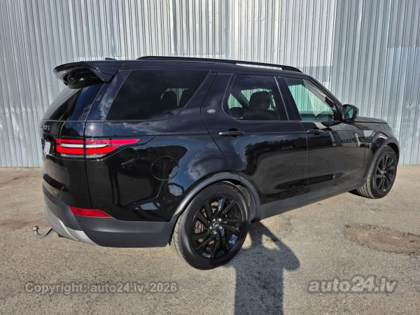 Black Land Rover Discovery 2017 in Tallinn, with an engine capacity of 3.00 L and mileage of 105 thousand km for 24990 €, photo 4 on AUTOMOTO.COM.LV