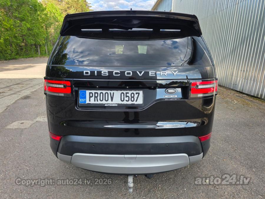Black Land Rover Discovery 2017 in Tallinn, with an engine capacity of 3.00 L and mileage of 105 thousand km for 24990 €, photo 9 on AUTOMOTO.COM.LV