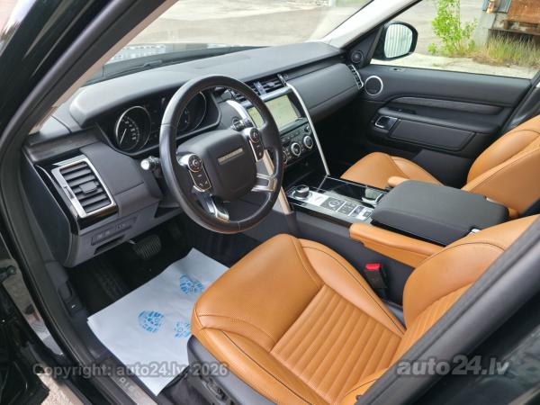 Black Land Rover Discovery 2017 in Tallinn, with an engine capacity of 3.00 L and mileage of 105 thousand km for 24990 €, photo 10 on AUTOMOTO.COM.LV