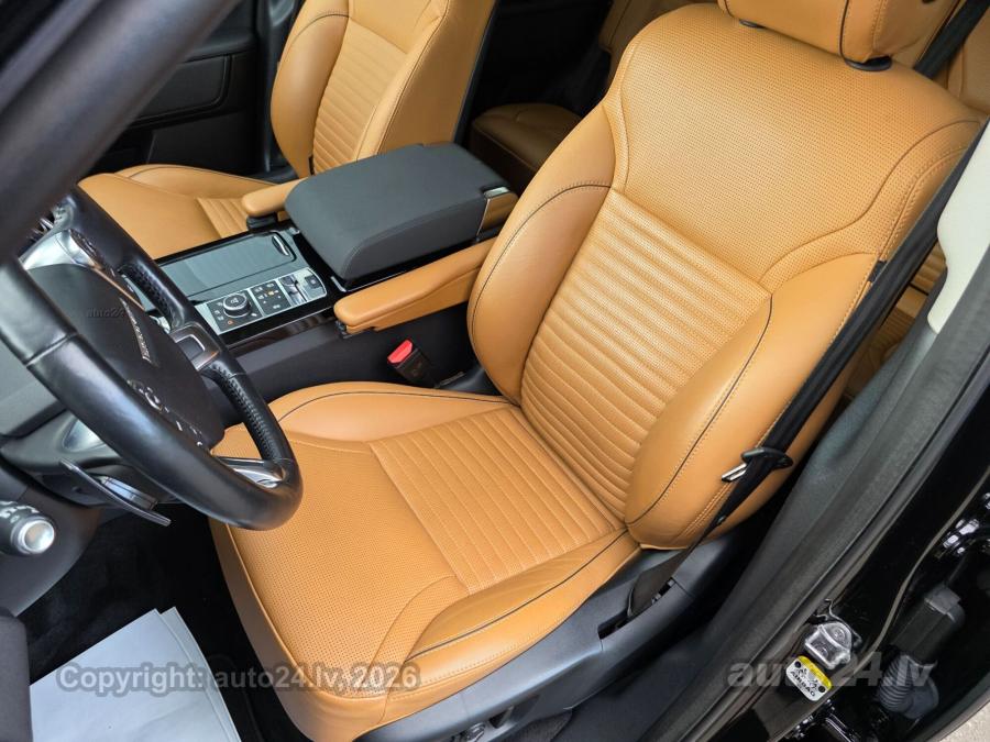 Black Land Rover Discovery 2017 in Tallinn, with an engine capacity of 3.00 L and mileage of 105 thousand km for 24990 €, photo 12 on AUTOMOTO.COM.LV