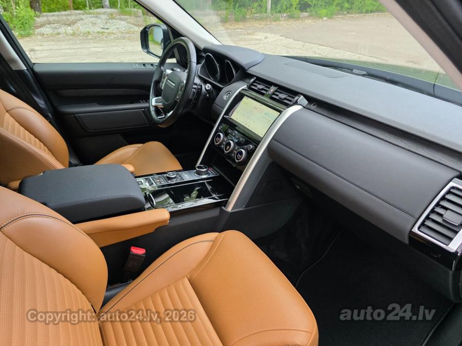 Black Land Rover Discovery 2017 in Tallinn, with an engine capacity of 3.00 L and mileage of 105 thousand km for 24990 €, photo 13 on AUTOMOTO.COM.LV