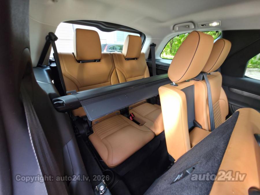 Black Land Rover Discovery 2017 in Tallinn, with an engine capacity of 3.00 L and mileage of 105 thousand km for 24990 €, photo 16 on AUTOMOTO.COM.LV