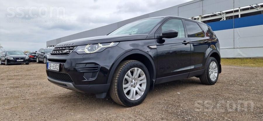 Black Land Rover Discovery 2017 in Daugavpils, with an engine capacity of 2.00 L and mileage of 179 thousand km for 14100 €, photo 1 on AUTOMOTO.COM.LV