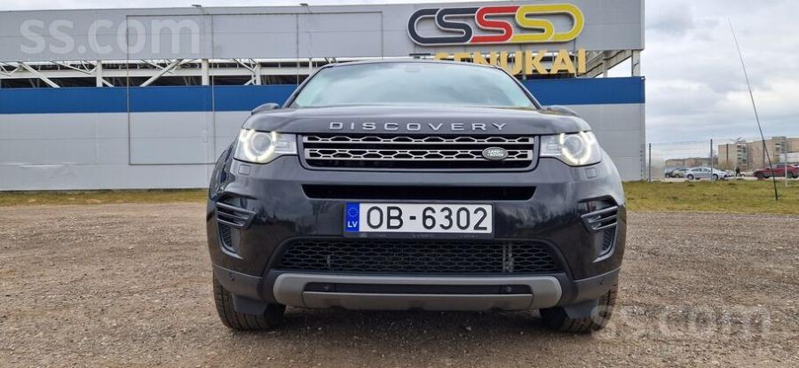 Black Land Rover Discovery 2017 in Daugavpils, with an engine capacity of 2.00 L and mileage of 179 thousand km for 14100 €, photo 9 on AUTOMOTO.COM.LV