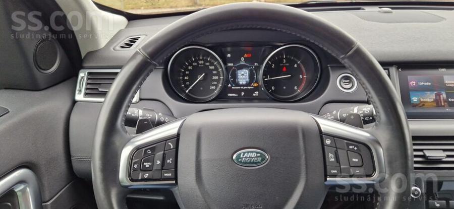 Black Land Rover Discovery 2017 in Daugavpils, with an engine capacity of 2.00 L and mileage of 179 thousand km for 14100 €, photo 13 on AUTOMOTO.COM.LV