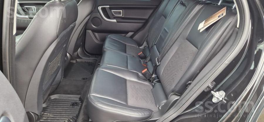 Black Land Rover Discovery 2017 in Daugavpils, with an engine capacity of 2.00 L and mileage of 179 thousand km for 14100 €, photo 23 on AUTOMOTO.COM.LV