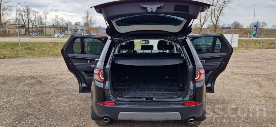 Black Land Rover Discovery 2017 in Daugavpils, with an engine capacity of 2.00 L and mileage of 179 thousand km for 14100 €, photo 27 on AUTOMOTO.COM.LV