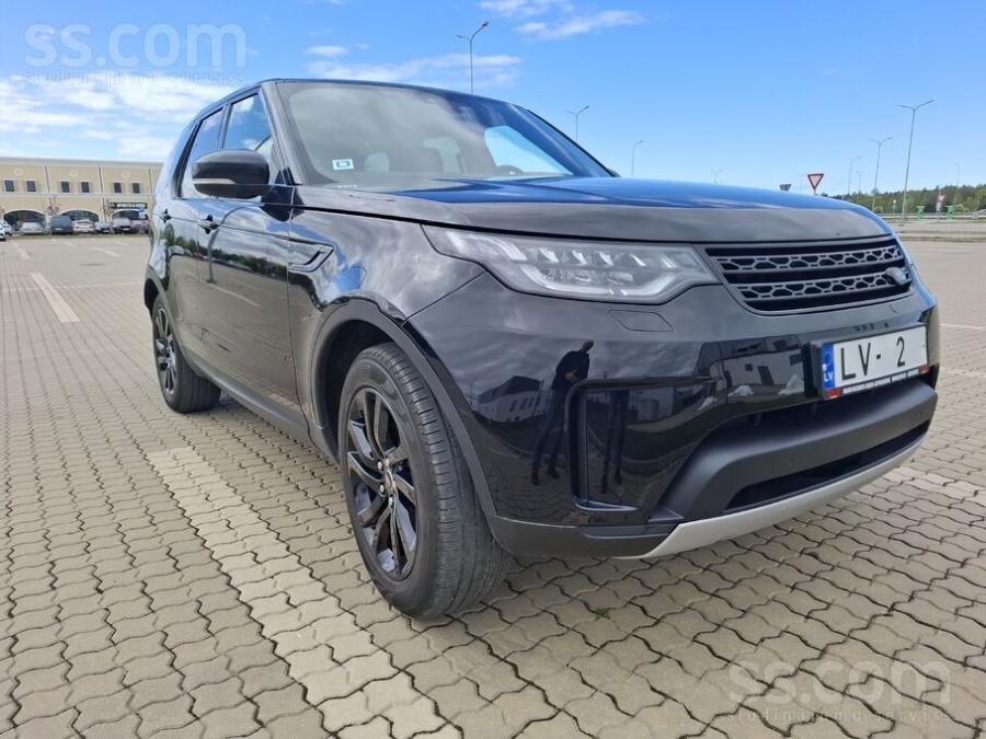 Melns Land Rover Discovery 2017 Rīga, ar dzinēja tilpumu 2.00 L un nobraukumu 141 tūkst. km par 17500 €, foto 3 vietnē AUTOMOTO.COM.LV