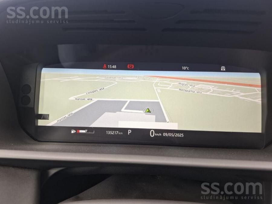 Melns Land Rover Discovery 2017 Rīga, ar dzinēja tilpumu 2.00 L un nobraukumu 141 tūkst. km par 16500 €, foto 16 vietnē AUTOMOTO.COM.LV
