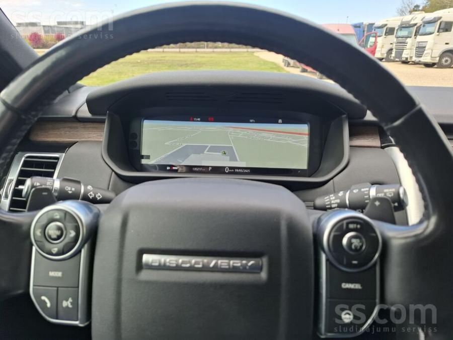 Melns Land Rover Discovery 2017 Rīga, ar dzinēja tilpumu 2.00 L un nobraukumu 141 tūkst. km par 16500 €, foto 17 vietnē AUTOMOTO.COM.LV