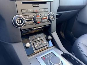 Black Land Rover Discovery 2017 in Riga, with an engine capacity of 3.00 L and mileage of 164 thousand km for 15995 €, photo 17 on AUTOMOTO.COM.LV