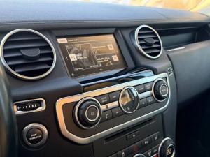 Black Land Rover Discovery 2017 in Riga, with an engine capacity of 3.00 L and mileage of 164 thousand km for 15995 €, photo 19 on AUTOMOTO.COM.LV