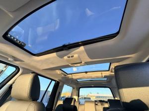 Black Land Rover Discovery 2017 in Riga, with an engine capacity of 3.00 L and mileage of 164 thousand km for 15995 €, photo 25 on AUTOMOTO.COM.LV