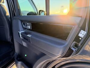 Black Land Rover Discovery 2017 in Riga, with an engine capacity of 3.00 L and mileage of 164 thousand km for 15995 €, photo 27 on AUTOMOTO.COM.LV