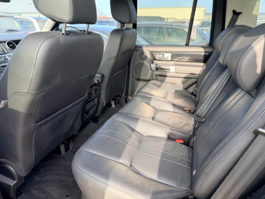 Melns Land Rover Discovery 2017 Rīga, ar dzinēja tilpumu 3.00 L un nobraukumu 164 tūkst. km par 15995 €, foto 6 vietnē AUTOMOTO.COM.LV