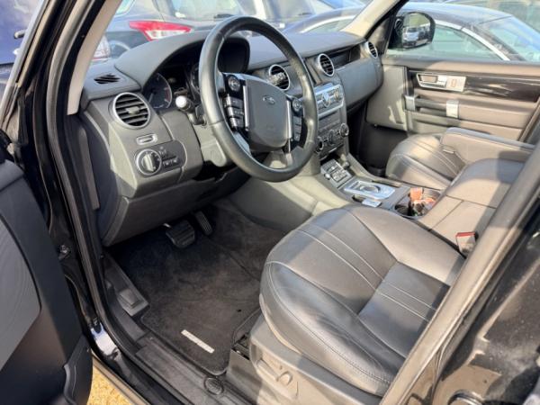 Melns Land Rover Discovery 2017 Rīga, ar dzinēja tilpumu 3.00 L un nobraukumu 164 tūkst. km par 15995 €, foto 6 vietnē AUTOMOTO.COM.LV