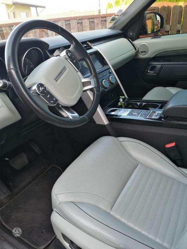 Melns Land Rover Discovery 2017 Klaipėda, ar dzinēja tilpumu 2.00 L un nobraukumu 141 tūkst. km par 14000 €, foto 5 vietnē AUTOMOTO.COM.LV