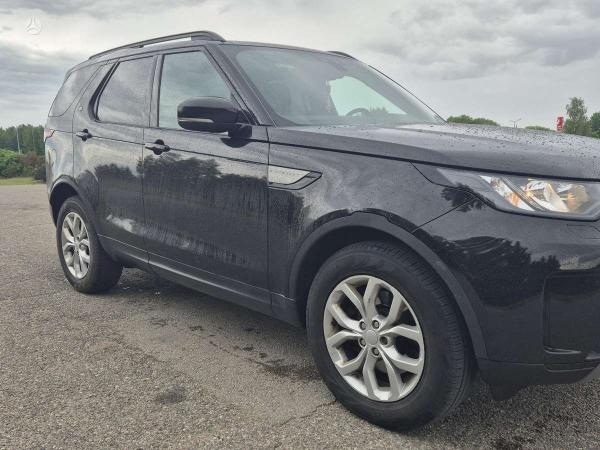 Melns Land Rover Discovery 2017 Šauļi, ar dzinēja tilpumu 2.00 L un nobraukumu 166 tūkst. km par 14700 €, foto 1 vietnē AUTOMOTO.COM.LV