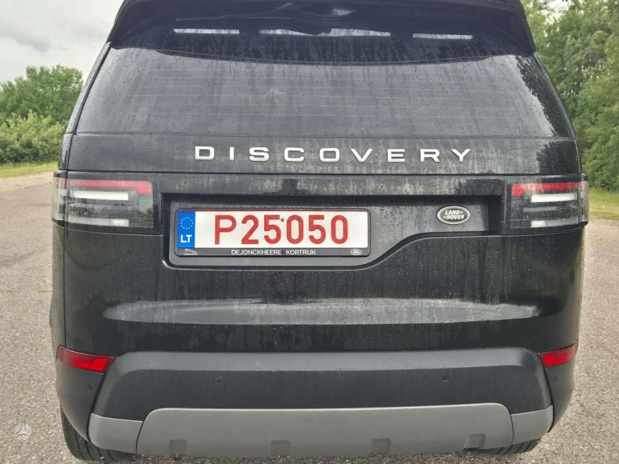Black Land Rover Discovery 2017 in Siauliai, with an engine capacity of 2.00 L and mileage of 166 thousand km for 14700 €, photo 7 on AUTOMOTO.COM.LV