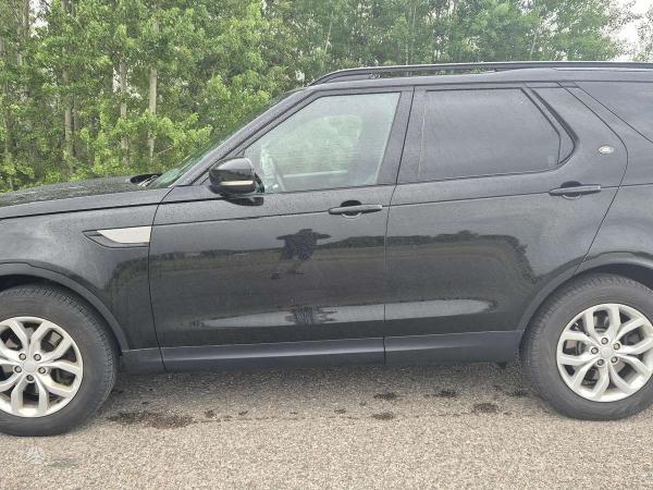 Melns Land Rover Discovery 2017 Šauļi, ar dzinēja tilpumu 2.00 L un nobraukumu 166 tūkst. km par 14700 €, foto 8 vietnē AUTOMOTO.COM.LV