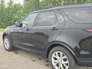 Black Land Rover Discovery 2017 in Siauliai, with an engine capacity of 2.00 L and mileage of 166 thousand km for 14700 €, photo 10 on AUTOMOTO.COM.LV