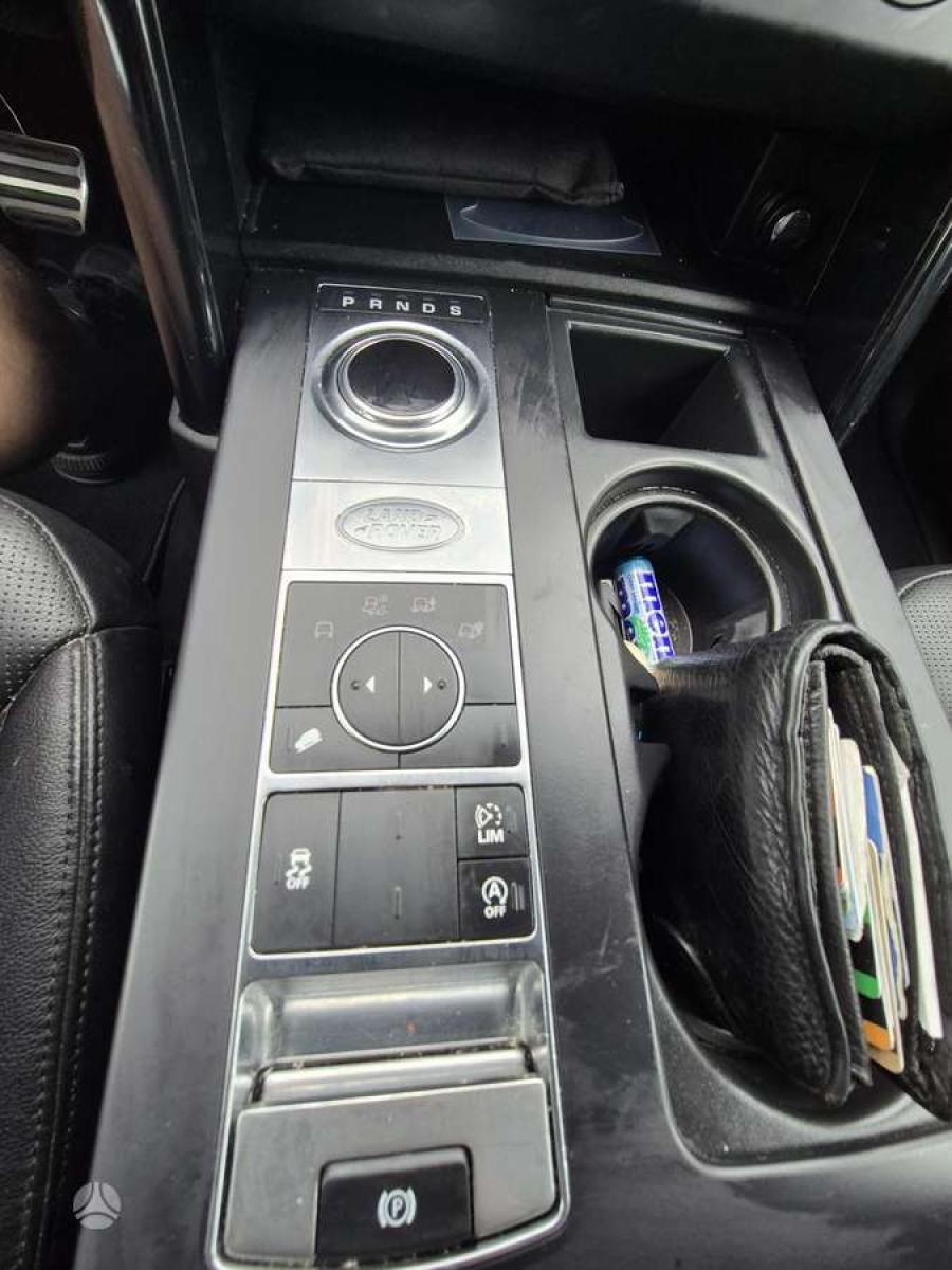 Black Land Rover Discovery 2017 in Siauliai, with an engine capacity of 2.00 L and mileage of 166 thousand km for 14700 €, photo 16 on AUTOMOTO.COM.LV
