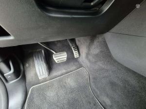 Black Land Rover Discovery 2017 in Siauliai, with an engine capacity of 2.00 L and mileage of 166 thousand km for 14700 €, photo 19 on AUTOMOTO.COM.LV