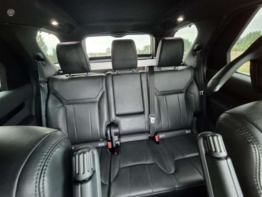 Black Land Rover Discovery 2017 in Siauliai, with an engine capacity of 2.00 L and mileage of 166 thousand km for 14700 €, photo 27 on AUTOMOTO.COM.LV