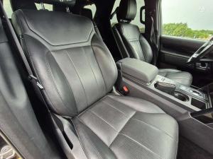 Black Land Rover Discovery 2017 in Siauliai, with an engine capacity of 2.00 L and mileage of 166 thousand km for 14700 €, photo 28 on AUTOMOTO.COM.LV