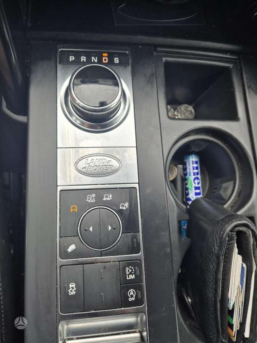 Black Land Rover Discovery 2017 in Siauliai, with an engine capacity of 2.00 L and mileage of 166 thousand km for 14700 €, photo 41 on AUTOMOTO.COM.LV