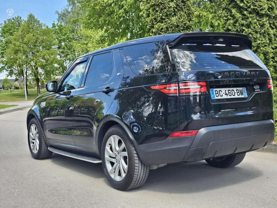 Black Land Rover Discovery 2017 in Taurage, with an engine capacity of 2.00 L and mileage of 172 thousand km for 18000 €, photo 8 on AUTOMOTO.COM.LV