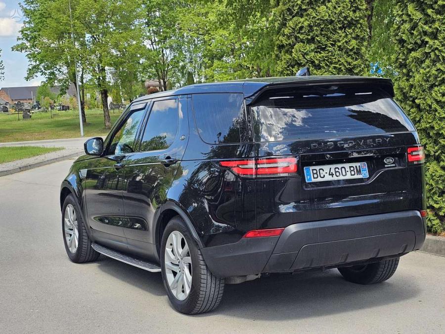 Black Land Rover Discovery 2017 in Taurage, with an engine capacity of 2.00 L and mileage of 172 thousand km for 18000 €, photo 9 on AUTOMOTO.COM.LV