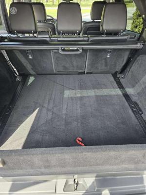 Black Land Rover Discovery 2017 in Taurage, with an engine capacity of 2.00 L and mileage of 172 thousand km for 18000 €, photo 17 on AUTOMOTO.COM.LV