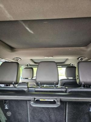 Black Land Rover Discovery 2017 in Taurage, with an engine capacity of 2.00 L and mileage of 172 thousand km for 18000 €, photo 18 on AUTOMOTO.COM.LV