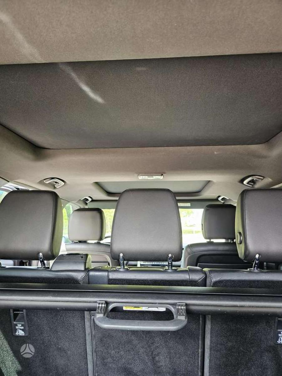 Black Land Rover Discovery 2017 in Taurage, with an engine capacity of 2.00 L and mileage of 172 thousand km for 18000 €, photo 18 on AUTOMOTO.COM.LV