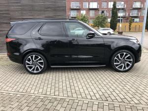 Melns Land Rover Discovery 2018 Kauņa, ar dzinēja tilpumu 2.99 L un nobraukumu 175 tūkst. km par 31500 €, foto 3 vietnē AUTOMOTO.COM.LV