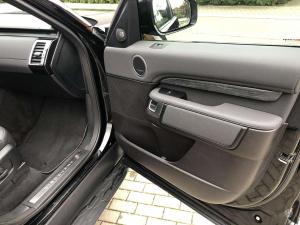 Melns Land Rover Discovery 2018 Kauņa, ar dzinēja tilpumu 2.99 L un nobraukumu 175 tūkst. km par 31500 €, foto 16 vietnē AUTOMOTO.COM.LV