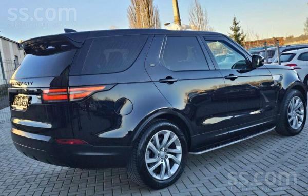 Black Land Rover Discovery 2018 in Riga, with an engine capacity of 3.00 L and mileage of 141 thousand km for 16800 €, photo 9 on AUTOMOTO.COM.LV