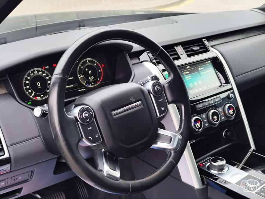 Melns Land Rover Discovery 2018 Šauļi, ar dzinēja tilpumu 2.00 L un nobraukumu 120 tūkst. km par 19800 €, foto 14 vietnē AUTOMOTO.COM.LV